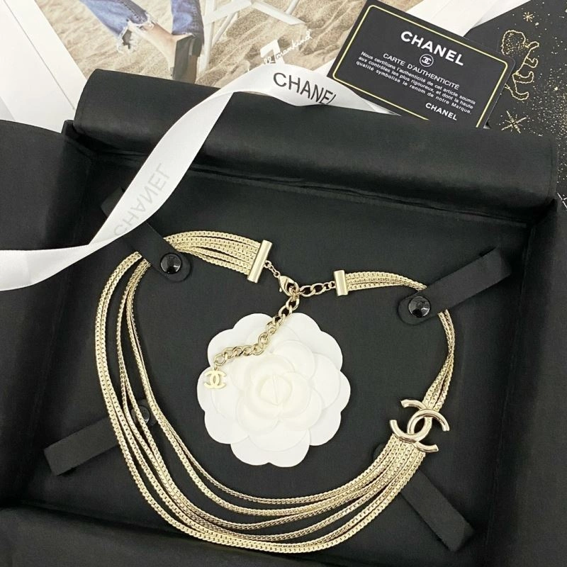 Top match Chanel Necklaces