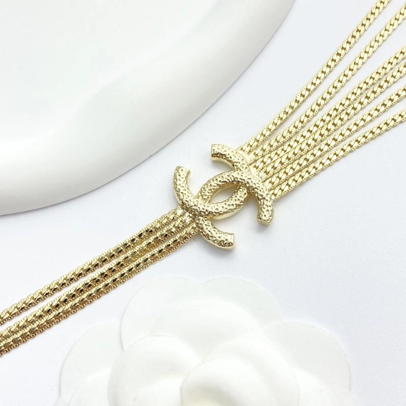 Top match Chanel Necklaces