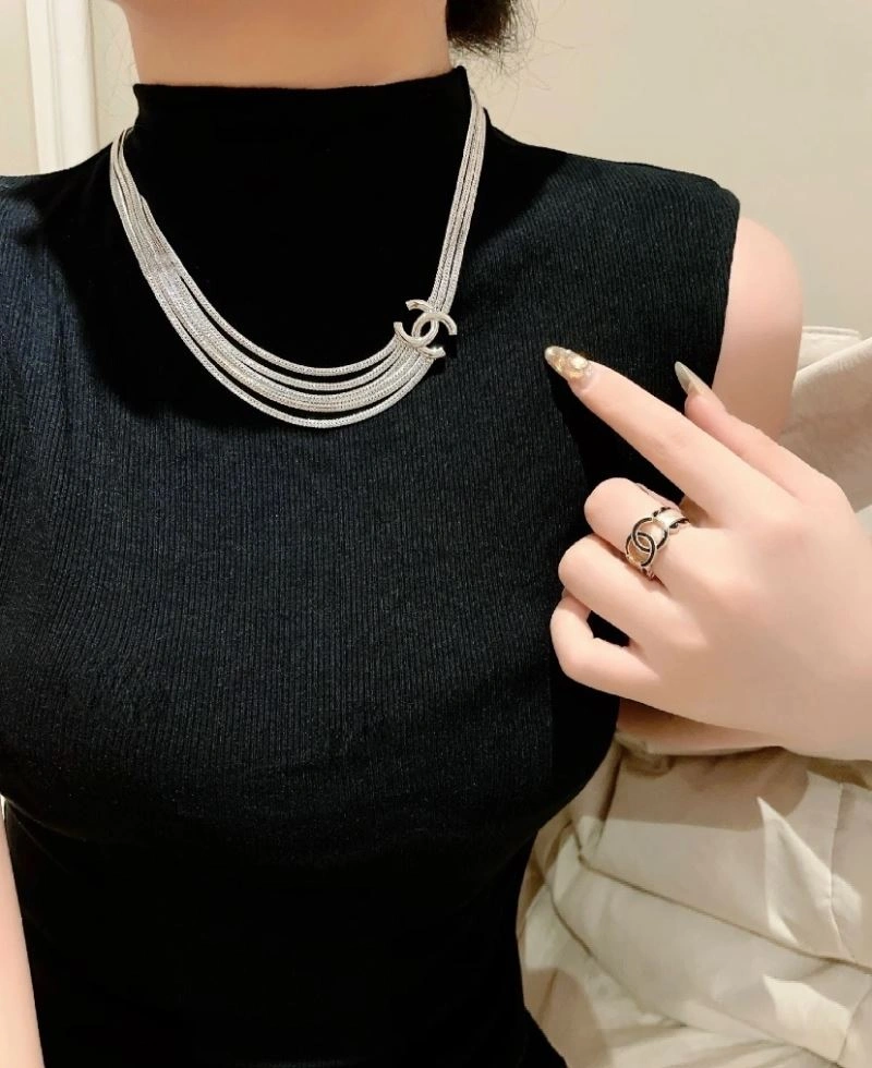 Bargain Chanel Necklaces