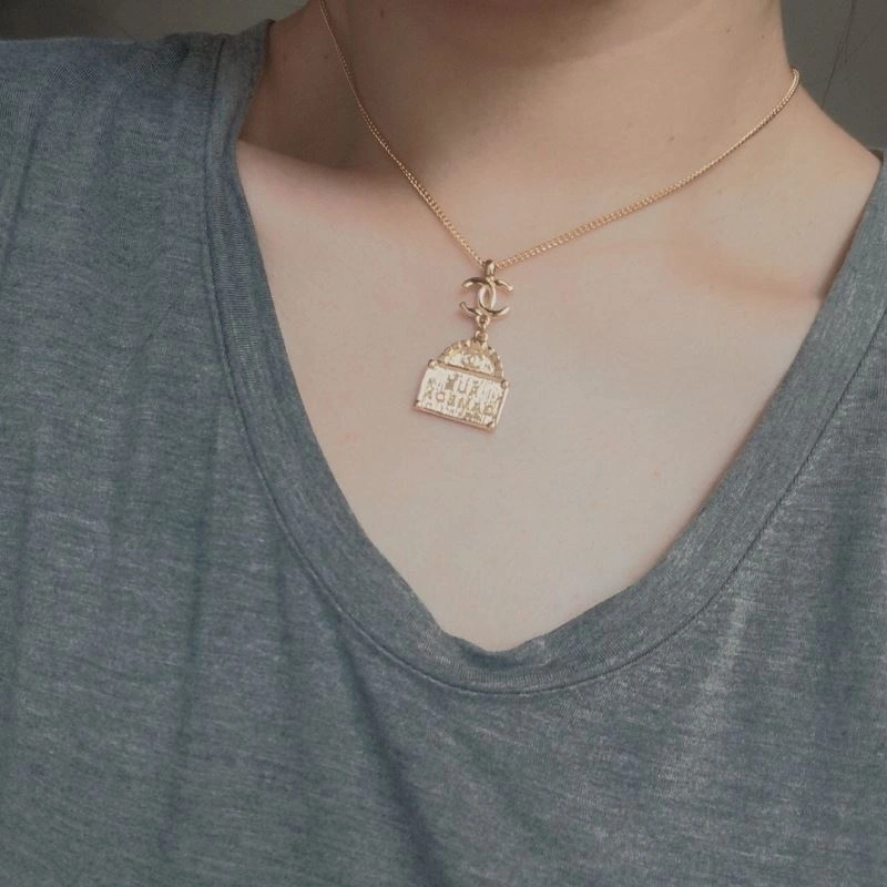 Accurate model Chanel Necklaces