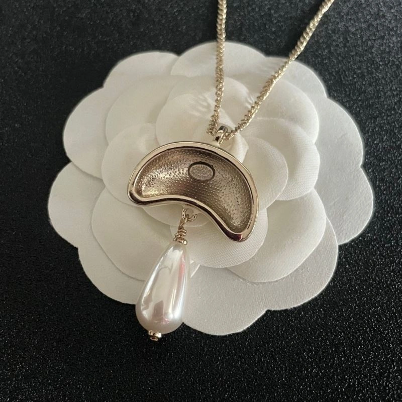 Brand-authenticated Chanel Necklaces