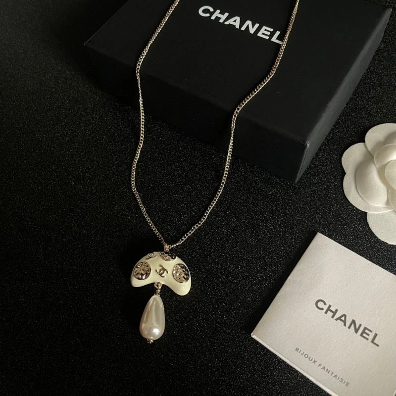 Brand-authenticated Chanel Necklaces