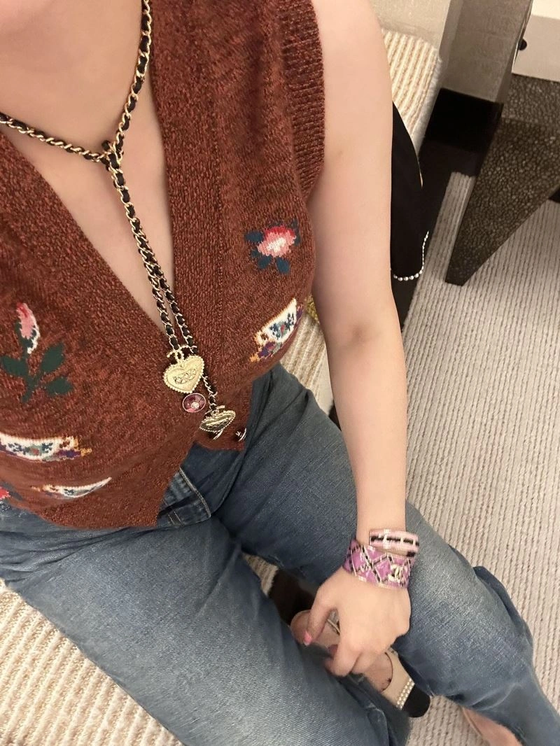 Accurate model Chanel Necklaces