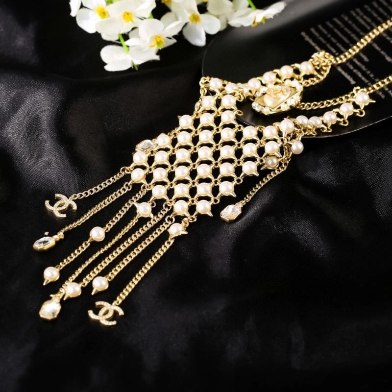 Top mirror Chanel Necklaces