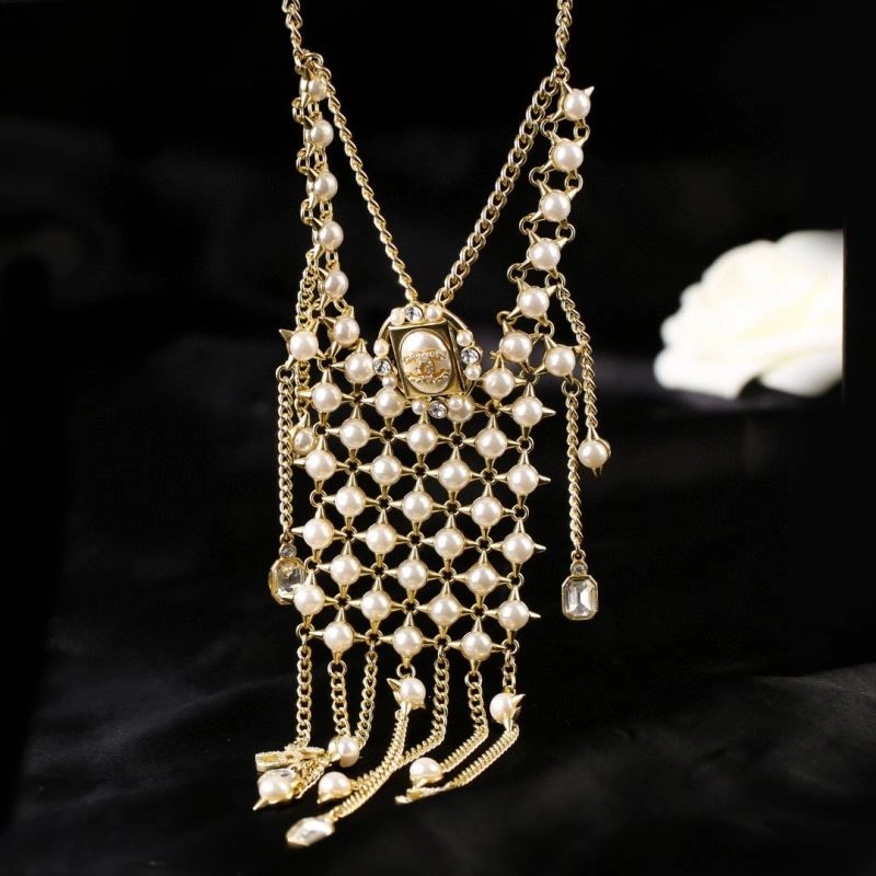 Top mirror Chanel Necklaces