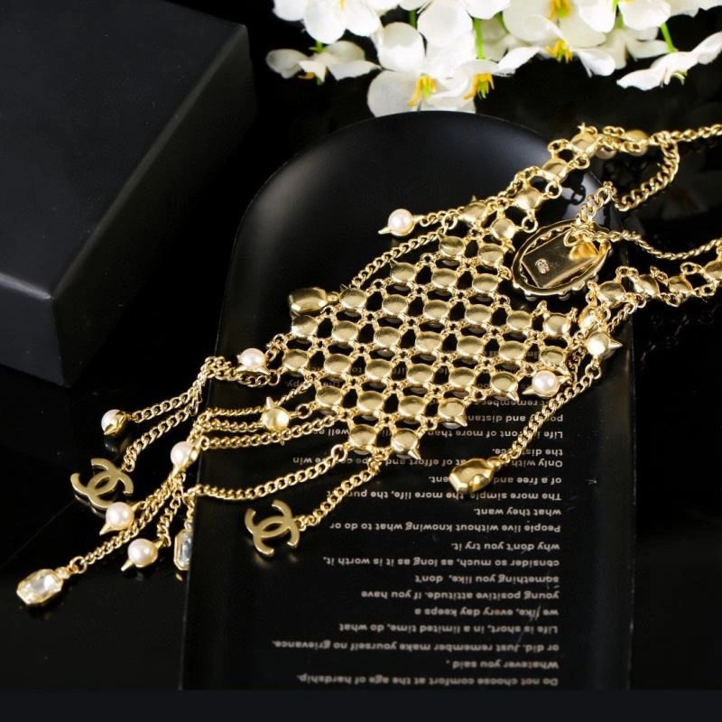 Top mirror Chanel Necklaces