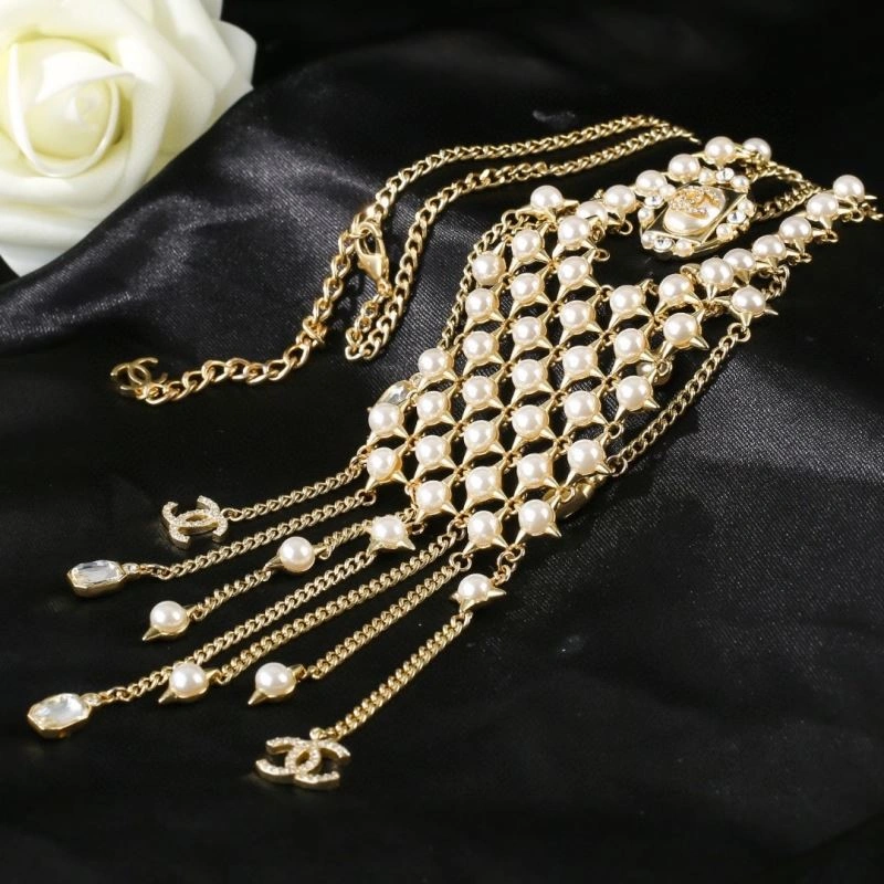 Top mirror Chanel Necklaces
