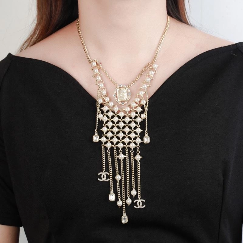 Top mirror Chanel Necklaces
