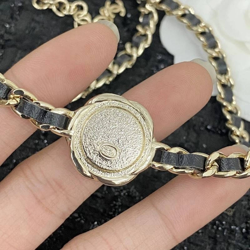 Top mirror Chanel Necklaces