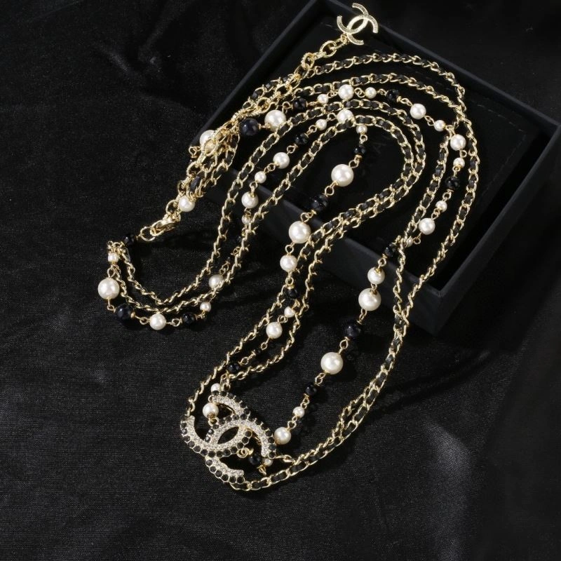 Top mirror Chanel Necklaces