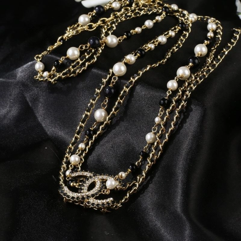 Top mirror Chanel Necklaces
