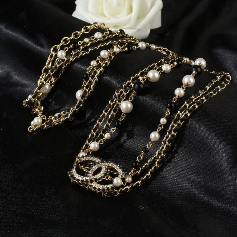Top mirror Chanel Necklaces