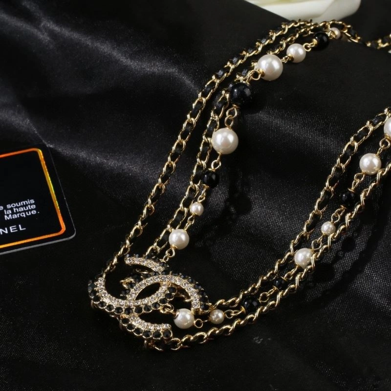 Top mirror Chanel Necklaces