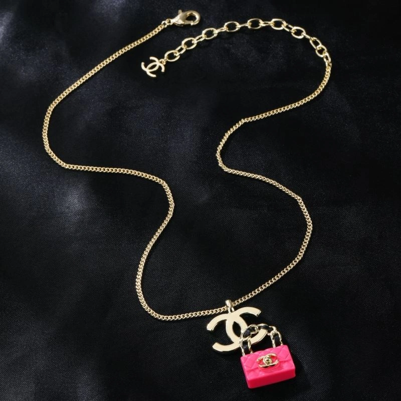 Top mirror Chanel Necklaces