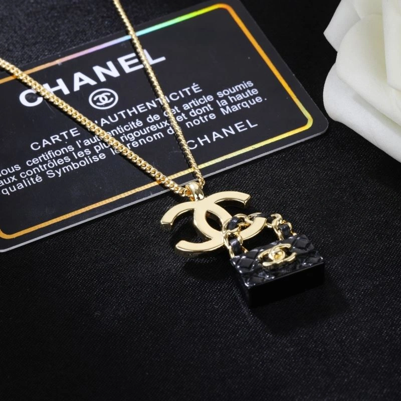 Top mirror Chanel Necklaces