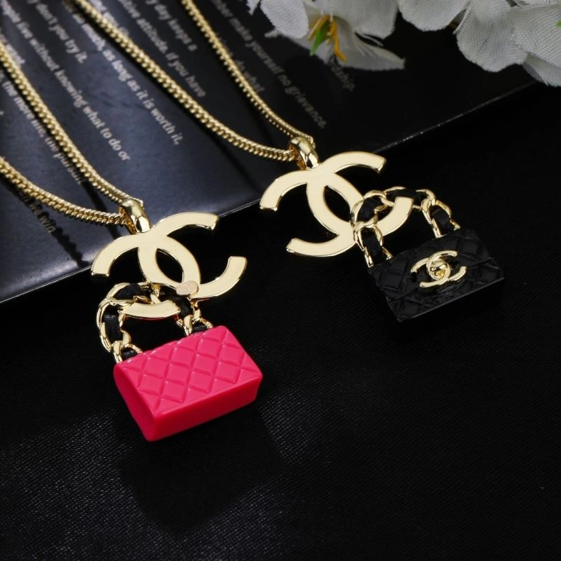Top mirror Chanel Necklaces