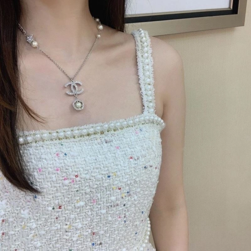 Bargain Chanel Necklaces