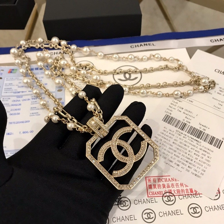 Top match Chanel Necklaces