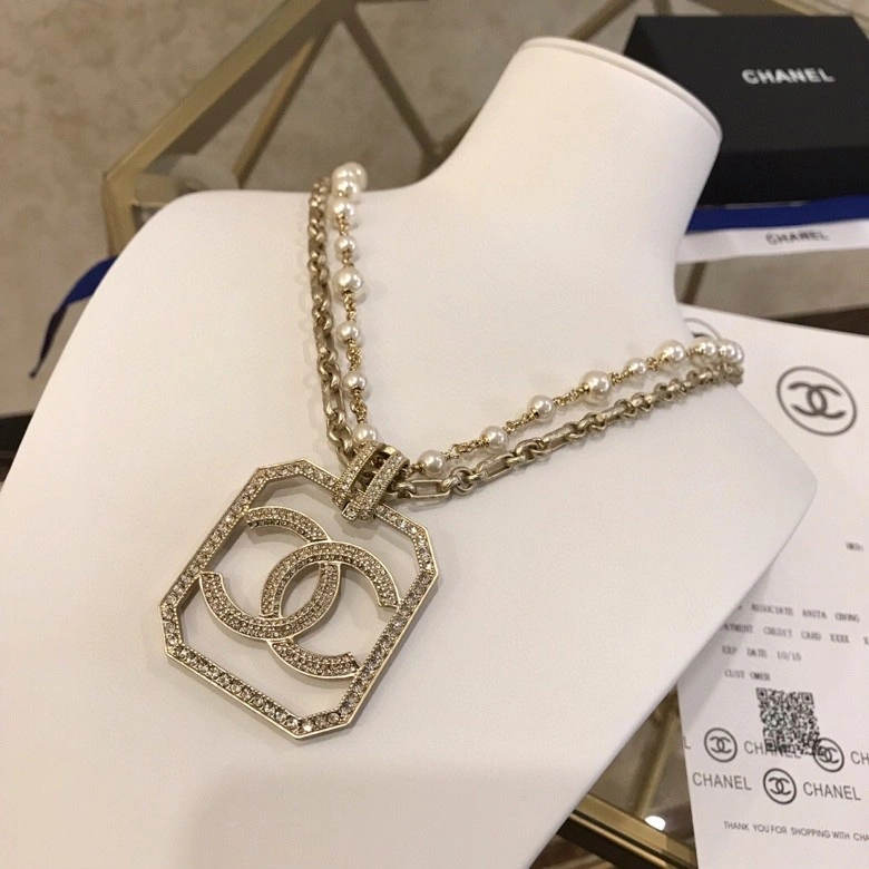 Top match Chanel Necklaces