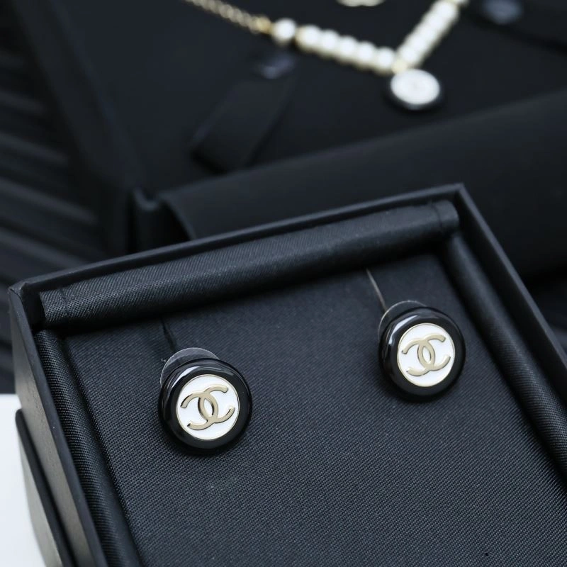 Discounted Chanel Necklaces