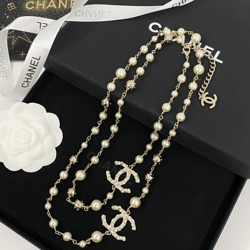 Top mirror Chanel Necklaces