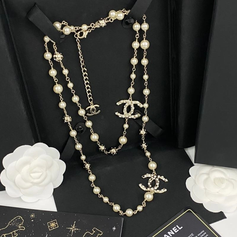 Top mirror Chanel Necklaces