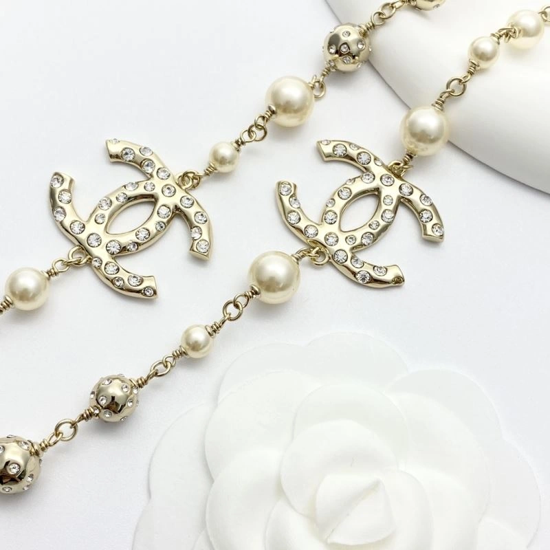 Top mirror Chanel Necklaces