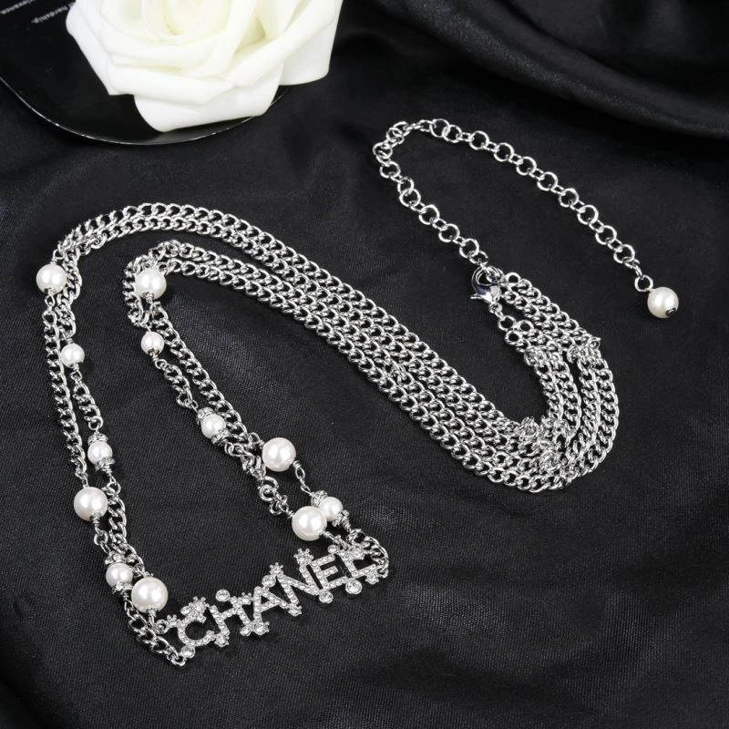Top mirror Chanel Necklaces