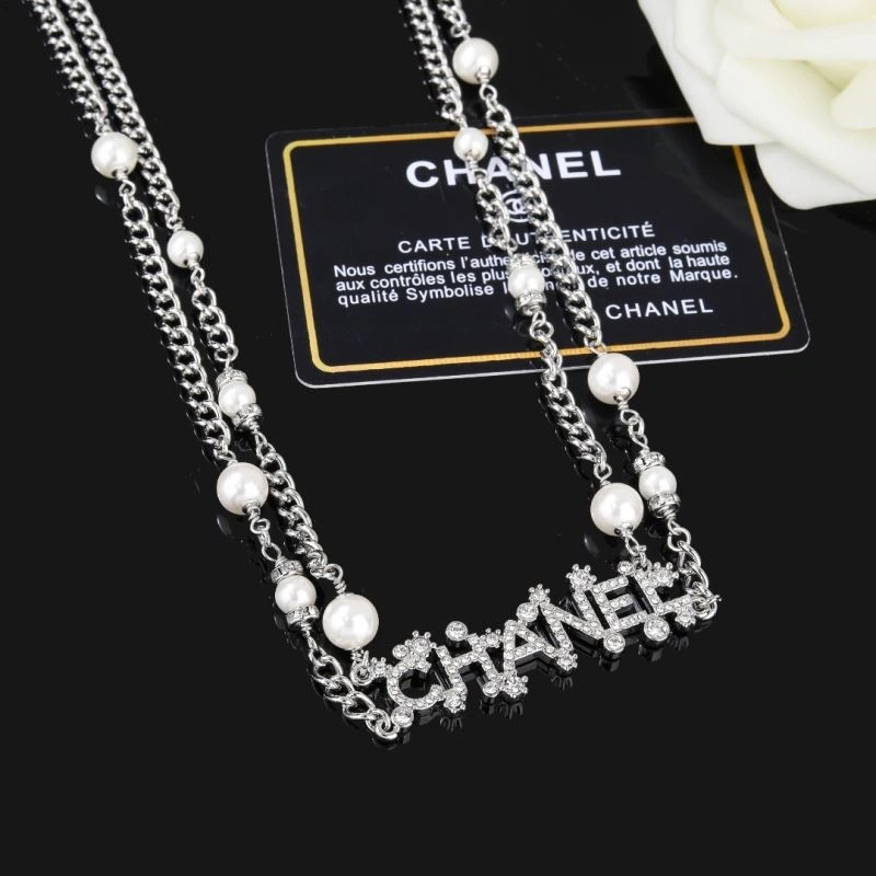 Top mirror Chanel Necklaces