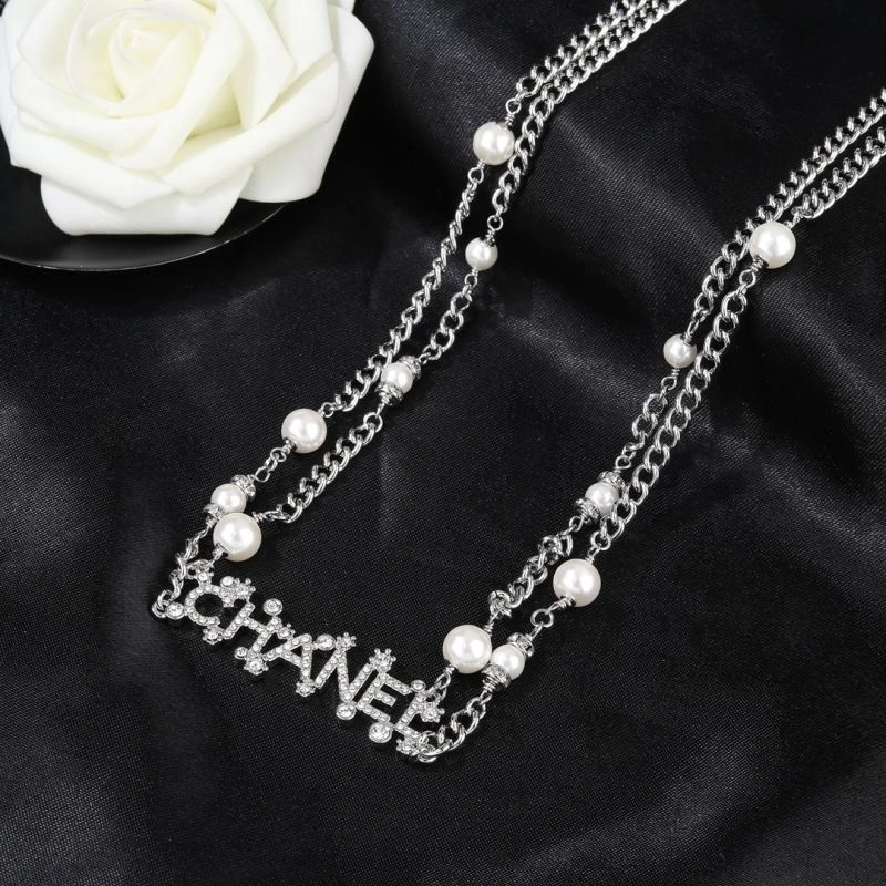 Top mirror Chanel Necklaces