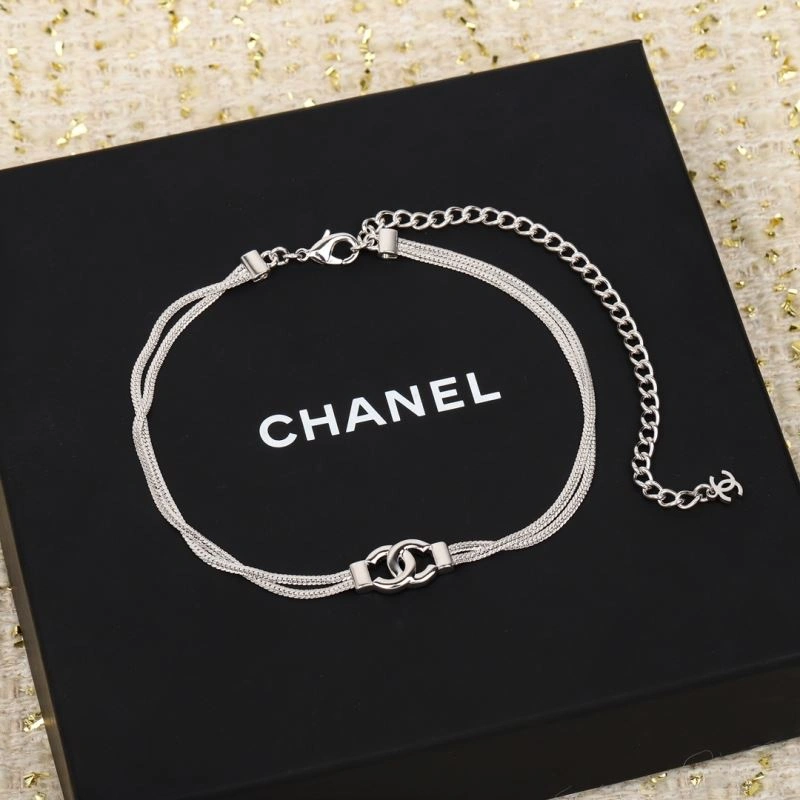 Top match Chanel Necklaces