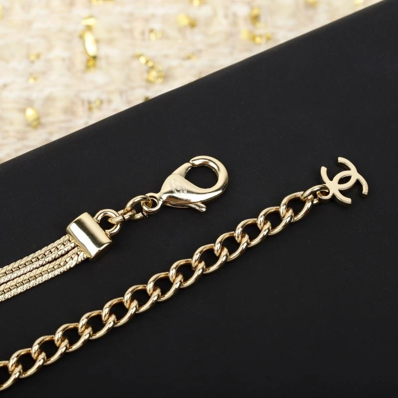 Top match Chanel Necklaces