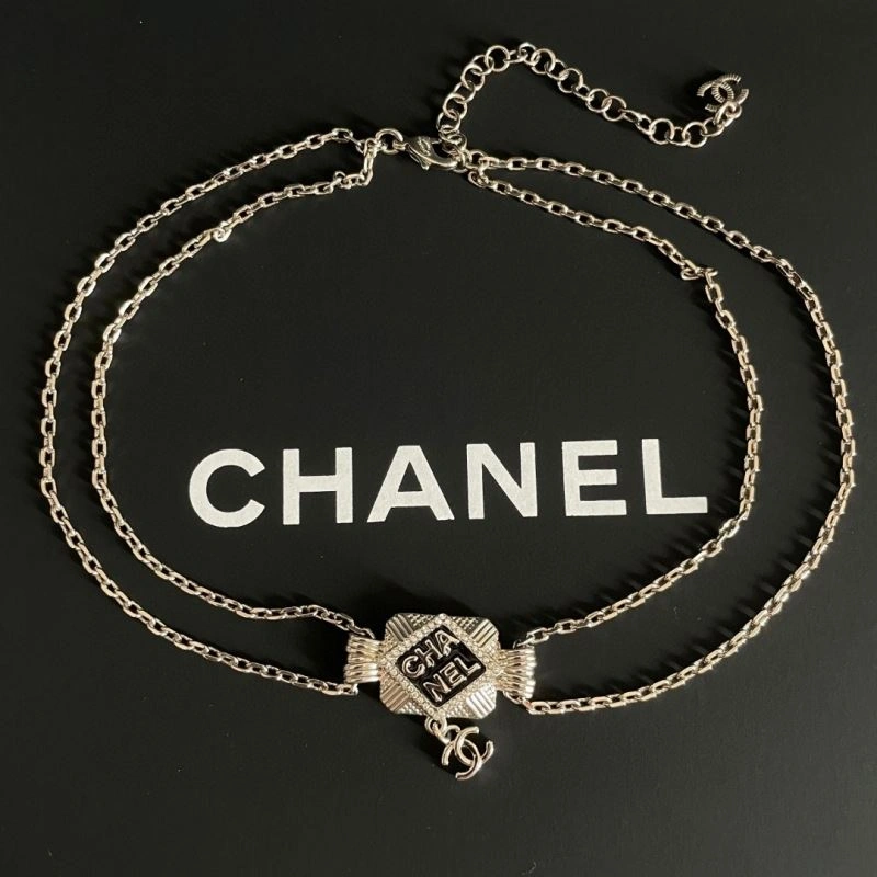 Top mirror Chanel Necklaces