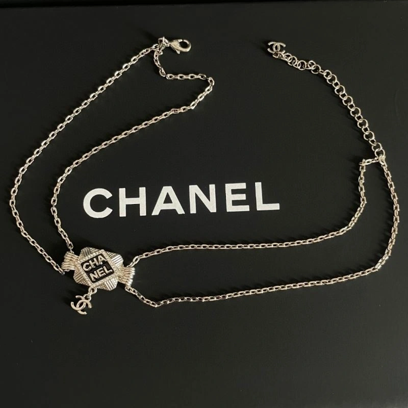 Top mirror Chanel Necklaces