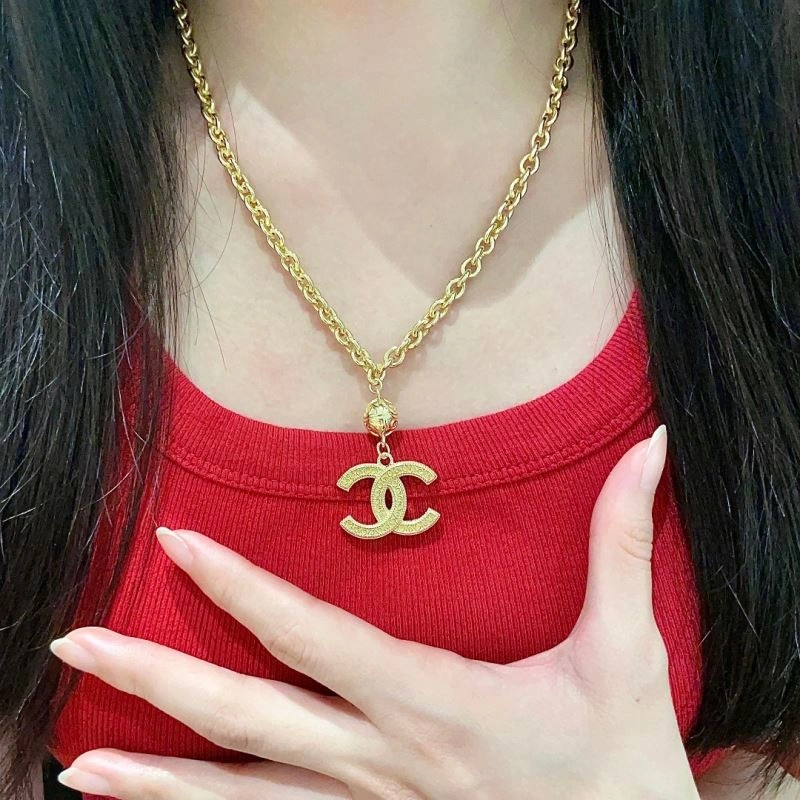 Inexpensive Chanel Necklaces