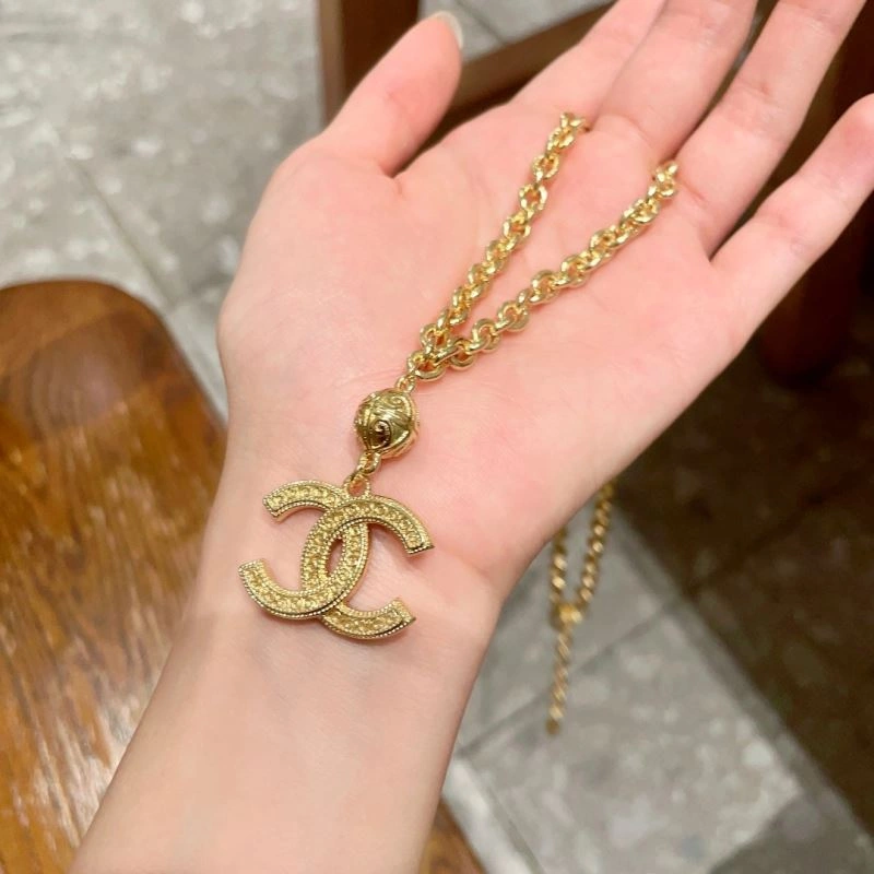 Inexpensive Chanel Necklaces