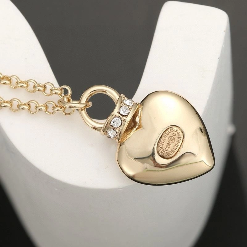Low-cost Chanel Necklaces