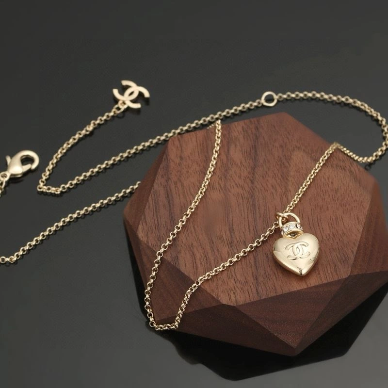Low-cost Chanel Necklaces