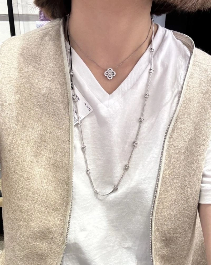 Indistinguishable Chanel Necklaces