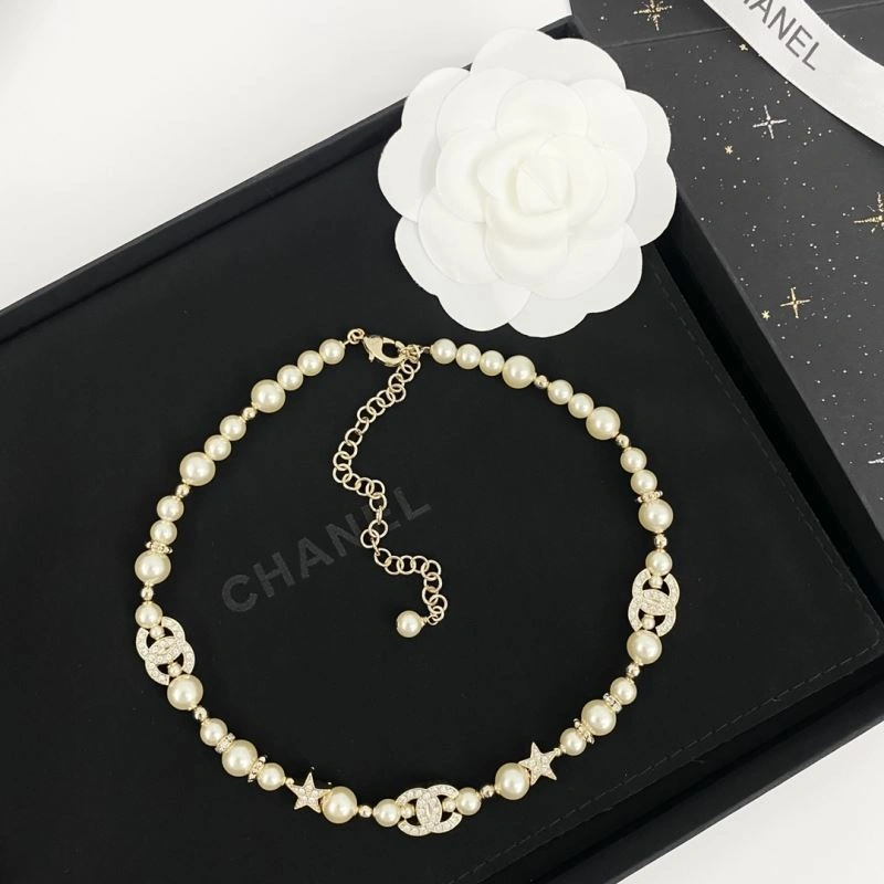 Top mirror Chanel Necklaces