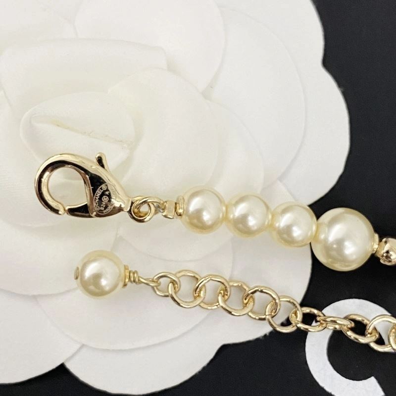 Top mirror Chanel Necklaces