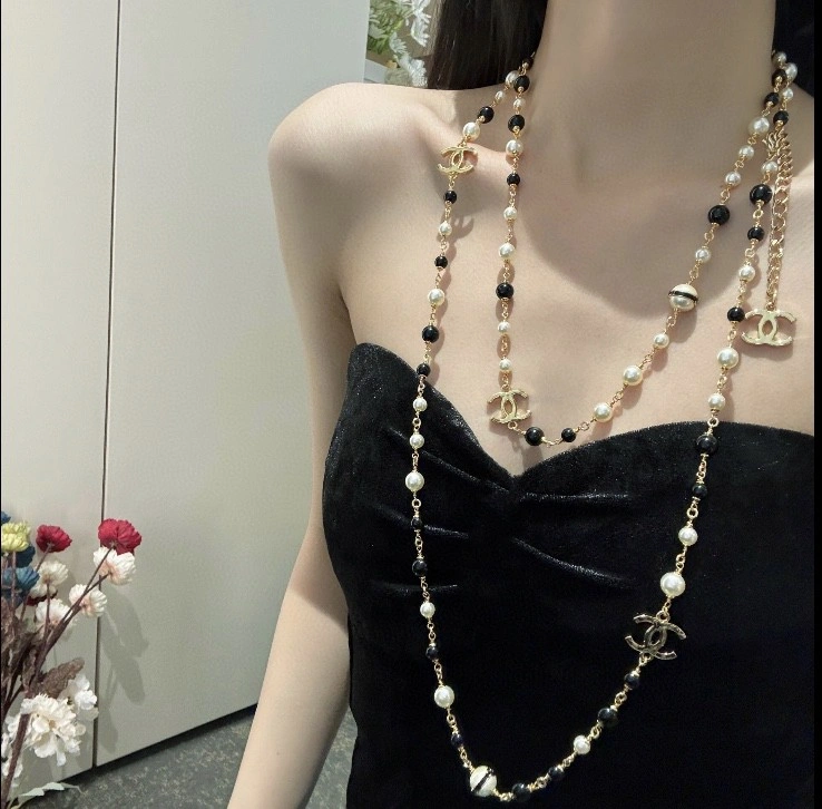 Top mirror Chanel Necklaces