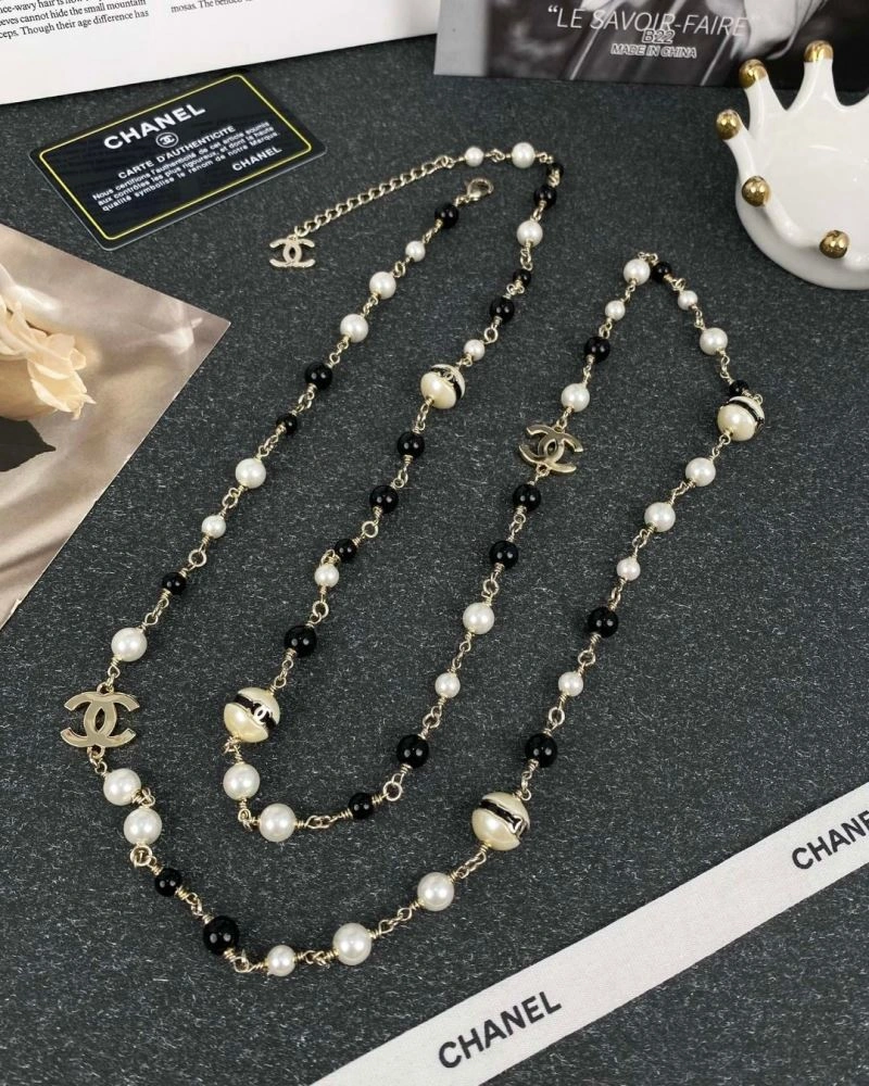Top mirror Chanel Necklaces