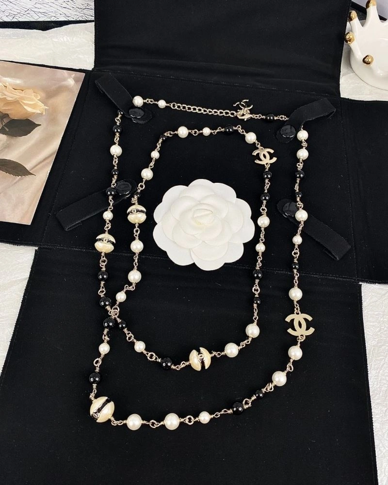 Top mirror Chanel Necklaces