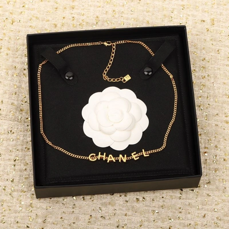 Top mirror Chanel Necklaces