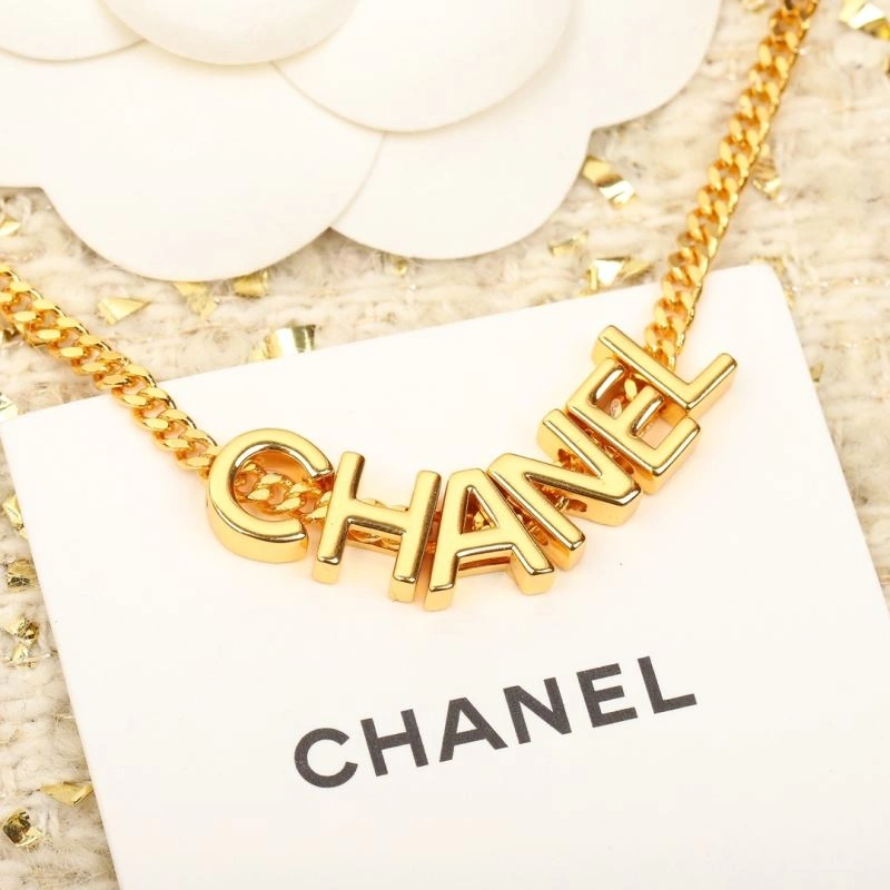 Top mirror Chanel Necklaces