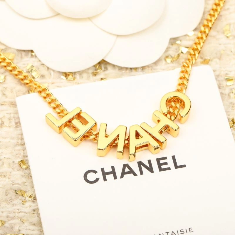 Top mirror Chanel Necklaces