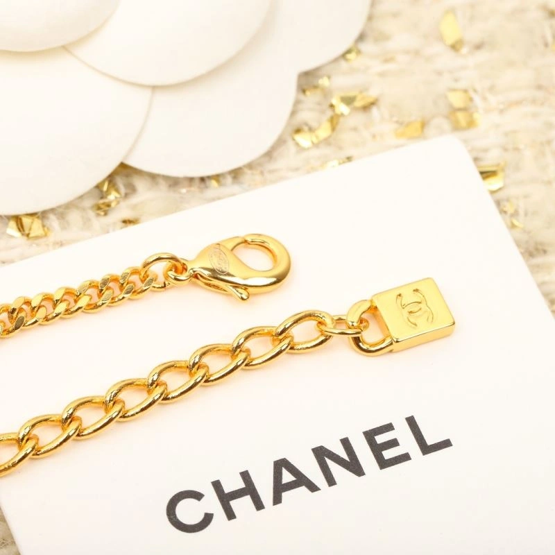Top mirror Chanel Necklaces