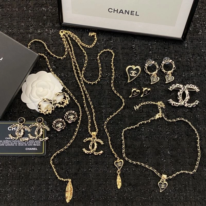 Indistinguishable Chanel Necklaces