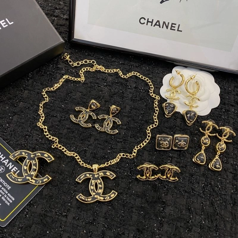 Cut-rate Chanel Necklaces